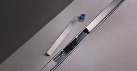 Ödüllü tasarım ve işlevsellik Geberit CleanLine50 duş kanalıyla ...